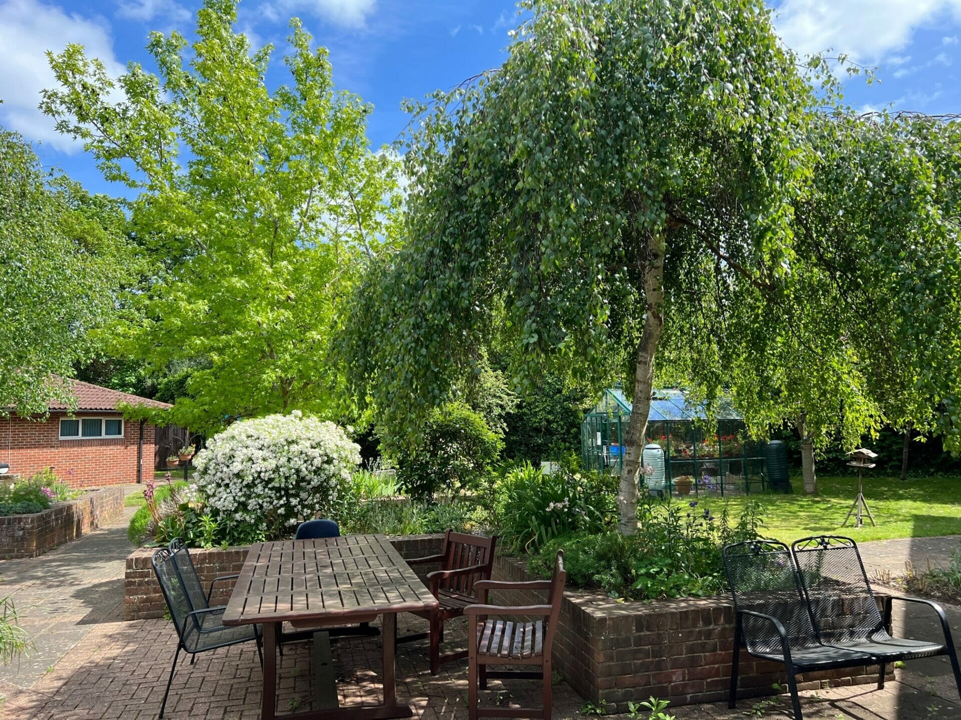 Hilary’s nomination sees Sue Ryder gardens scoop Reading in Bloom award ...