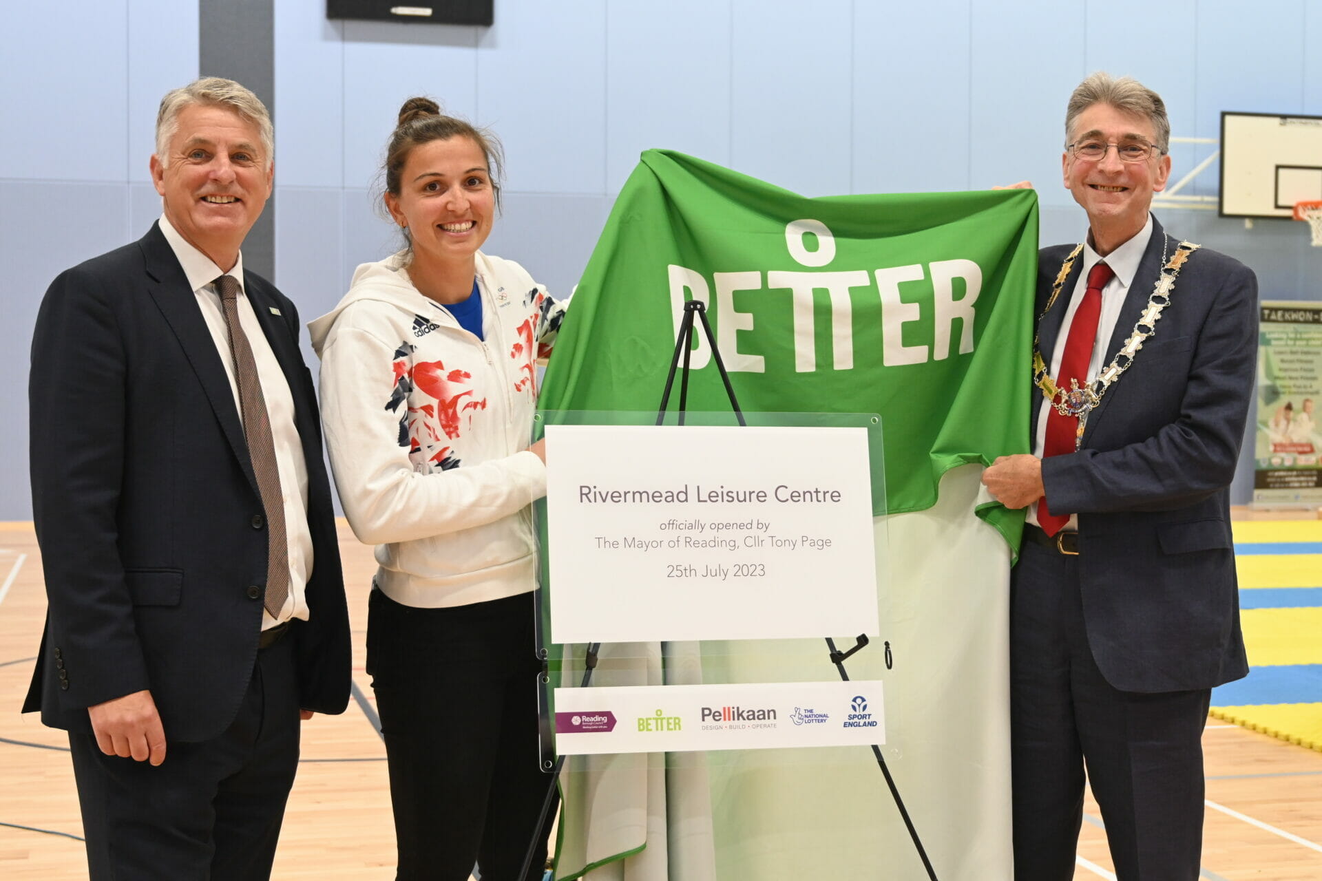 Rivermead Leisure Centre officially unveiled at opening ceremony ...