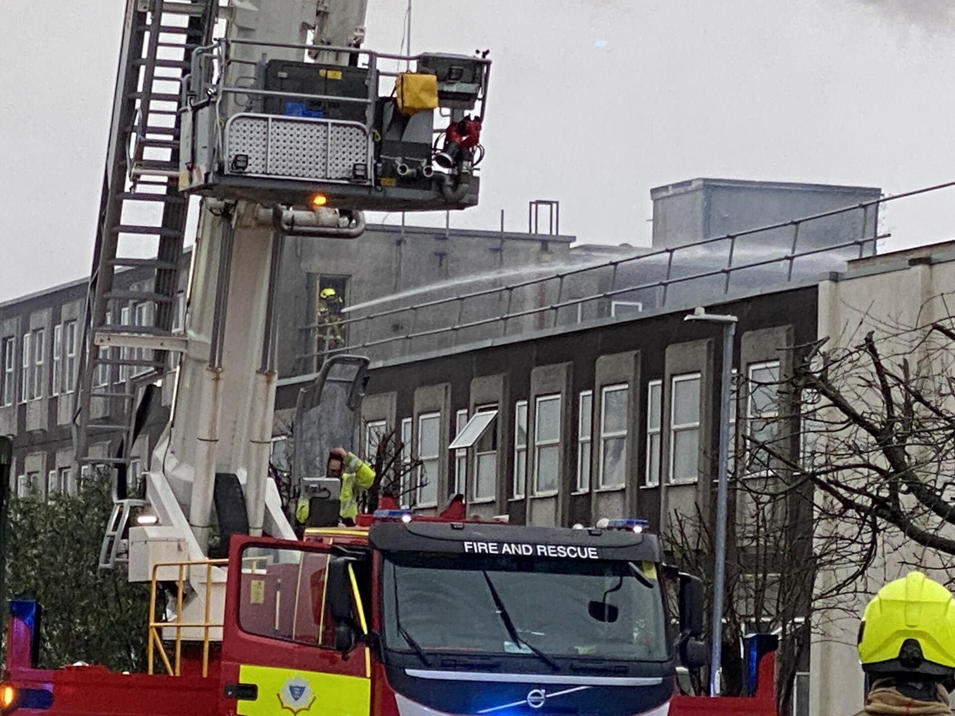 ++UPDATED++ More than 50 firefighters tackle blaze at former offices of ...